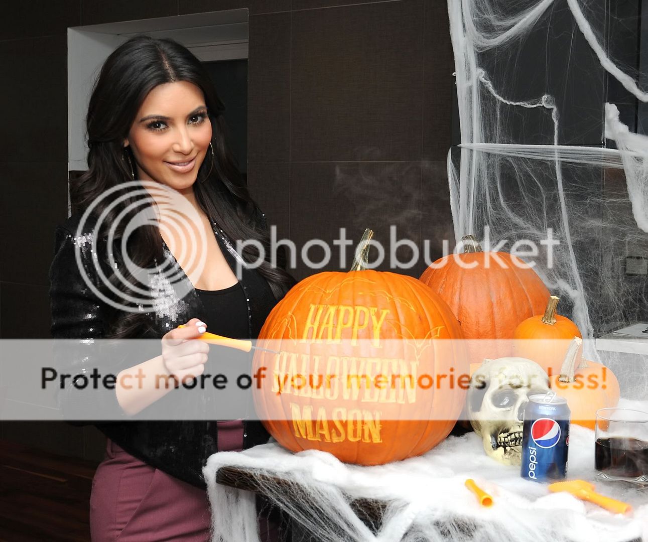 Kim Kardashian at the Pepsi House in LA 10/24. | Lipstick Alley